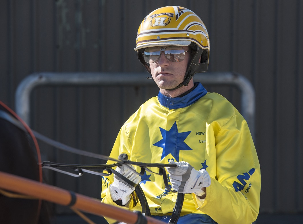 Hart teams up with Alchin brothers